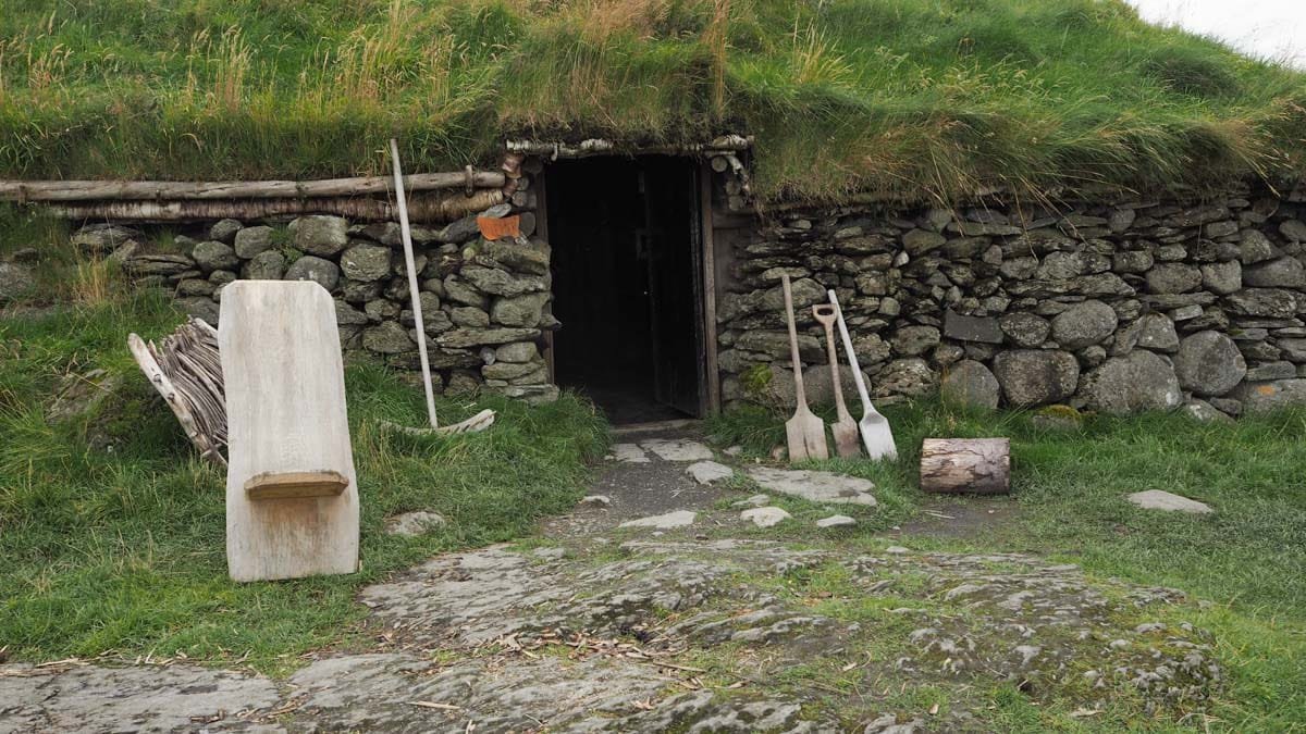 Stavanger - Jernaldergården på Ullandhaug • Tips og råd i hverdagen
